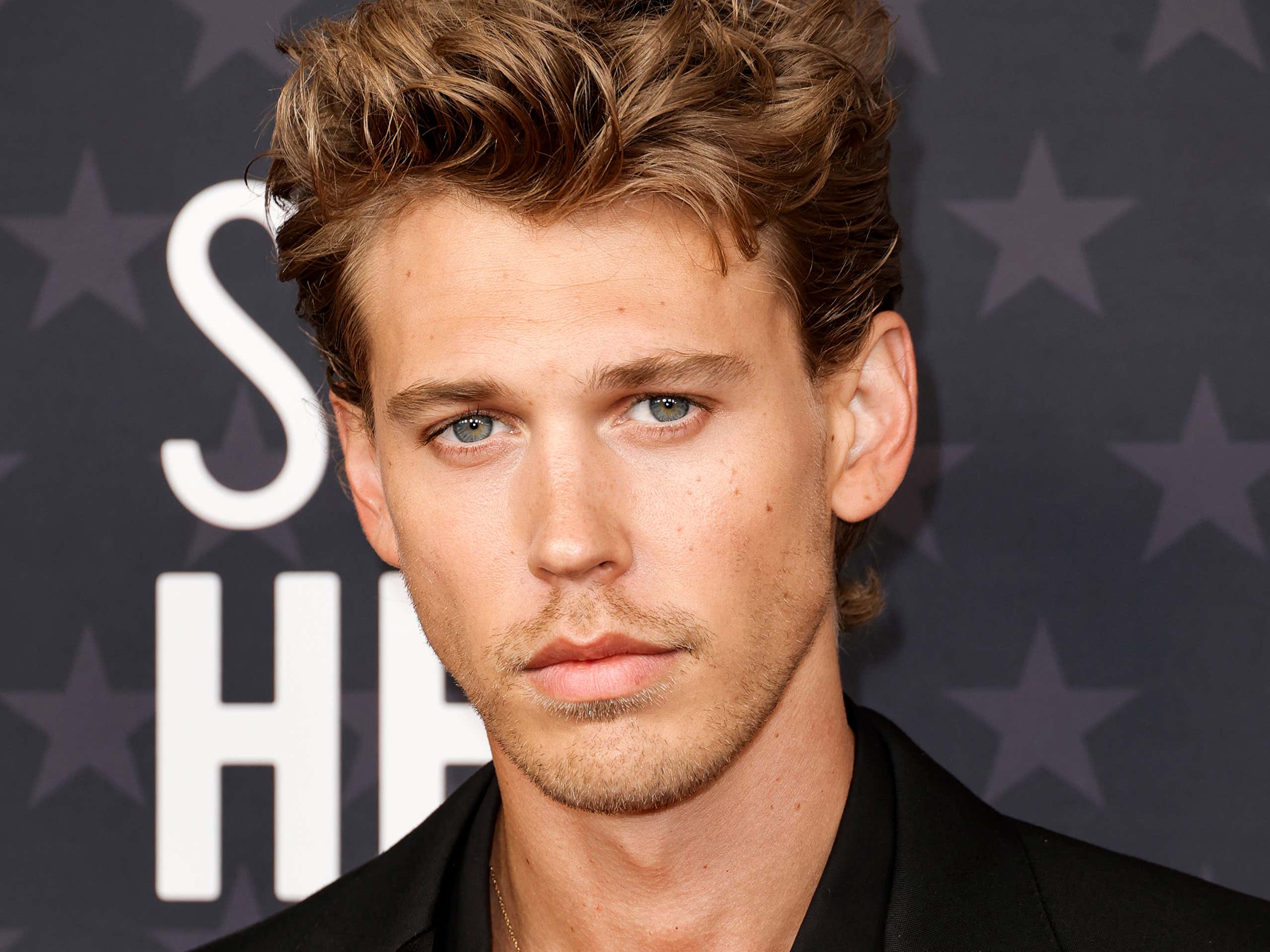Austin Butler Has Hired A Dialect Coach Because He STILL Can't Get Rid ...