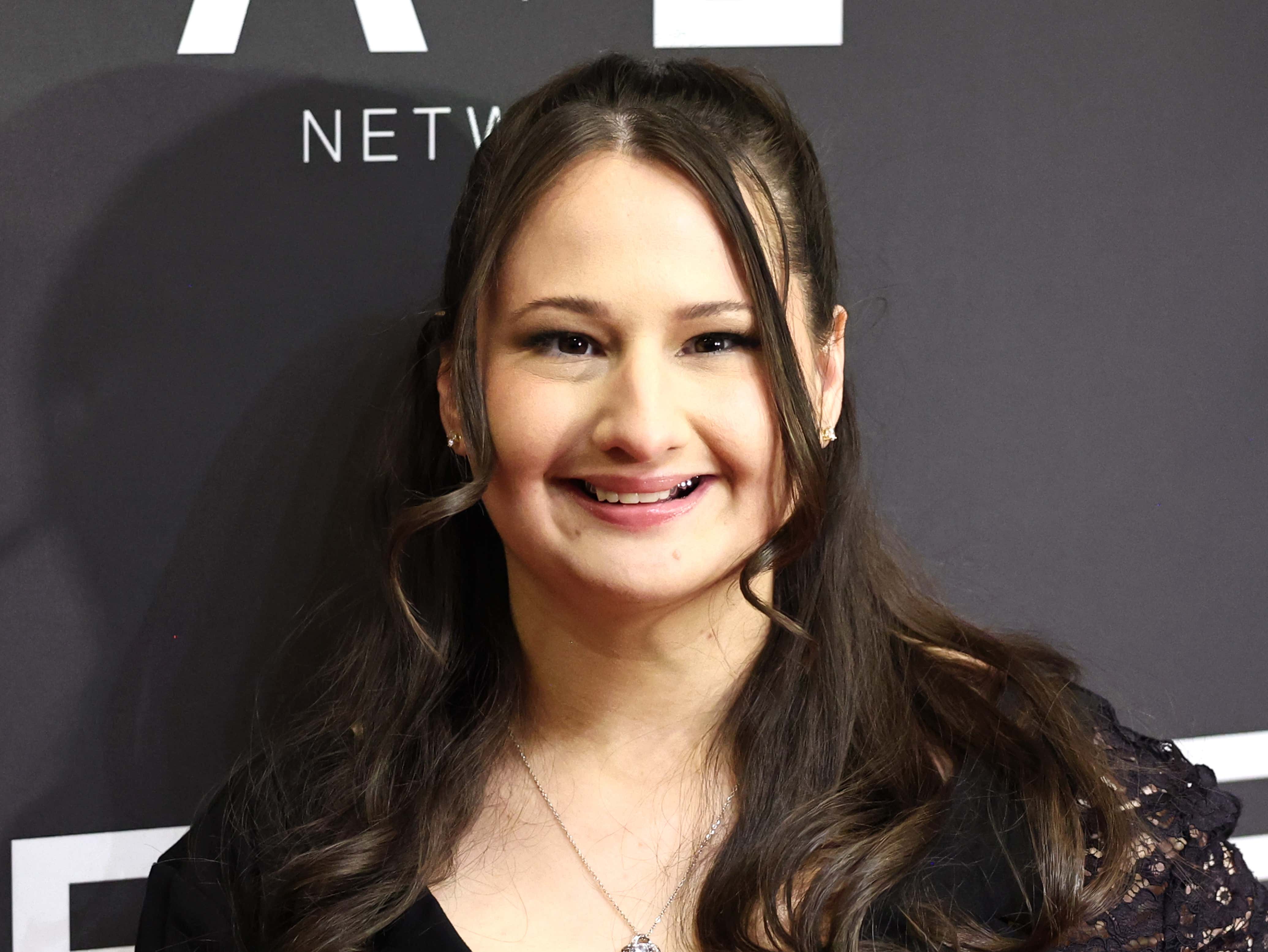 Update: Less Than A Week After Gypsy Rose Dumped Her Husband She Got ...