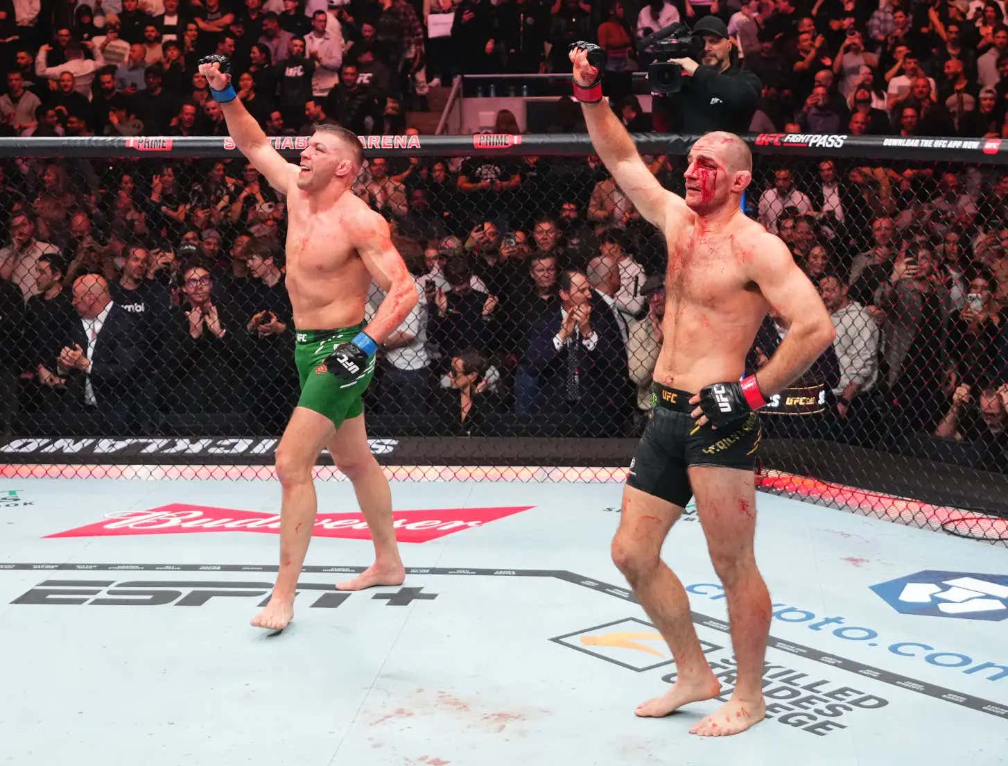 Is The Drake Curse Back? Dricus Du Plessis Defeats Sean Strickland To ...