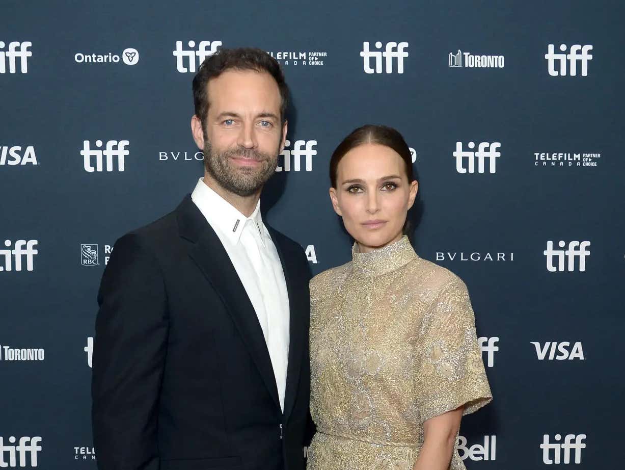 Stand Up Simps Natalie Portman Is Single Barstool Sports 7229