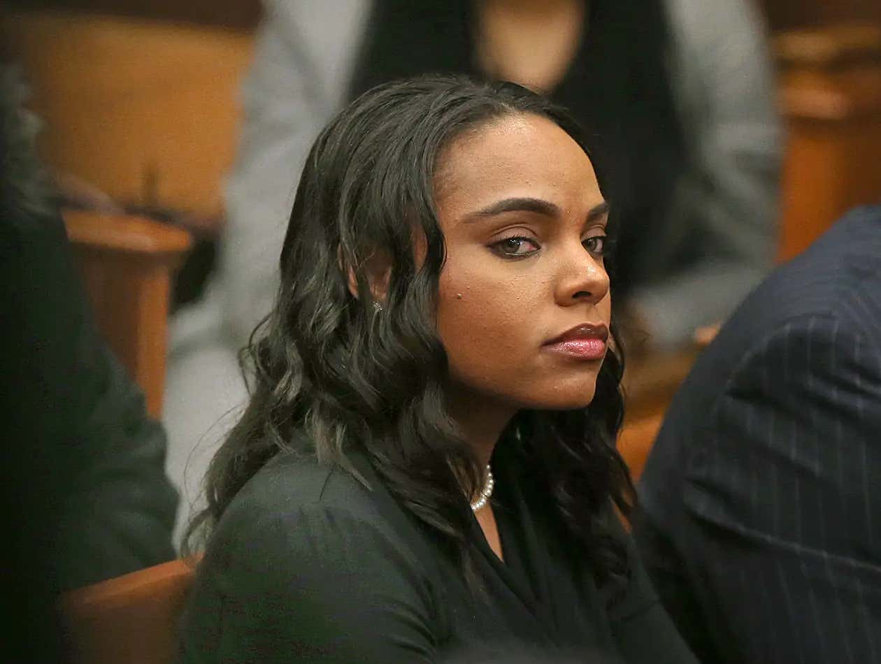 Aaron Hernandez Ex-Fiancee is 'Pissed' About the Jokes Made at His Expense at the Tom Brady ...