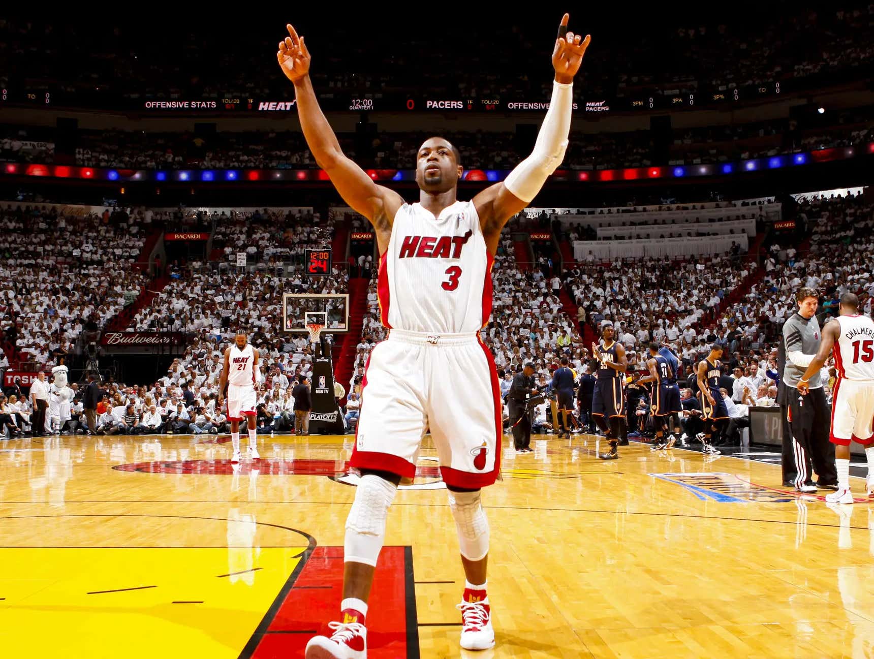 The Miami Heat Are Rightfully Honoring Dwyane Wade With His Own Statue ...