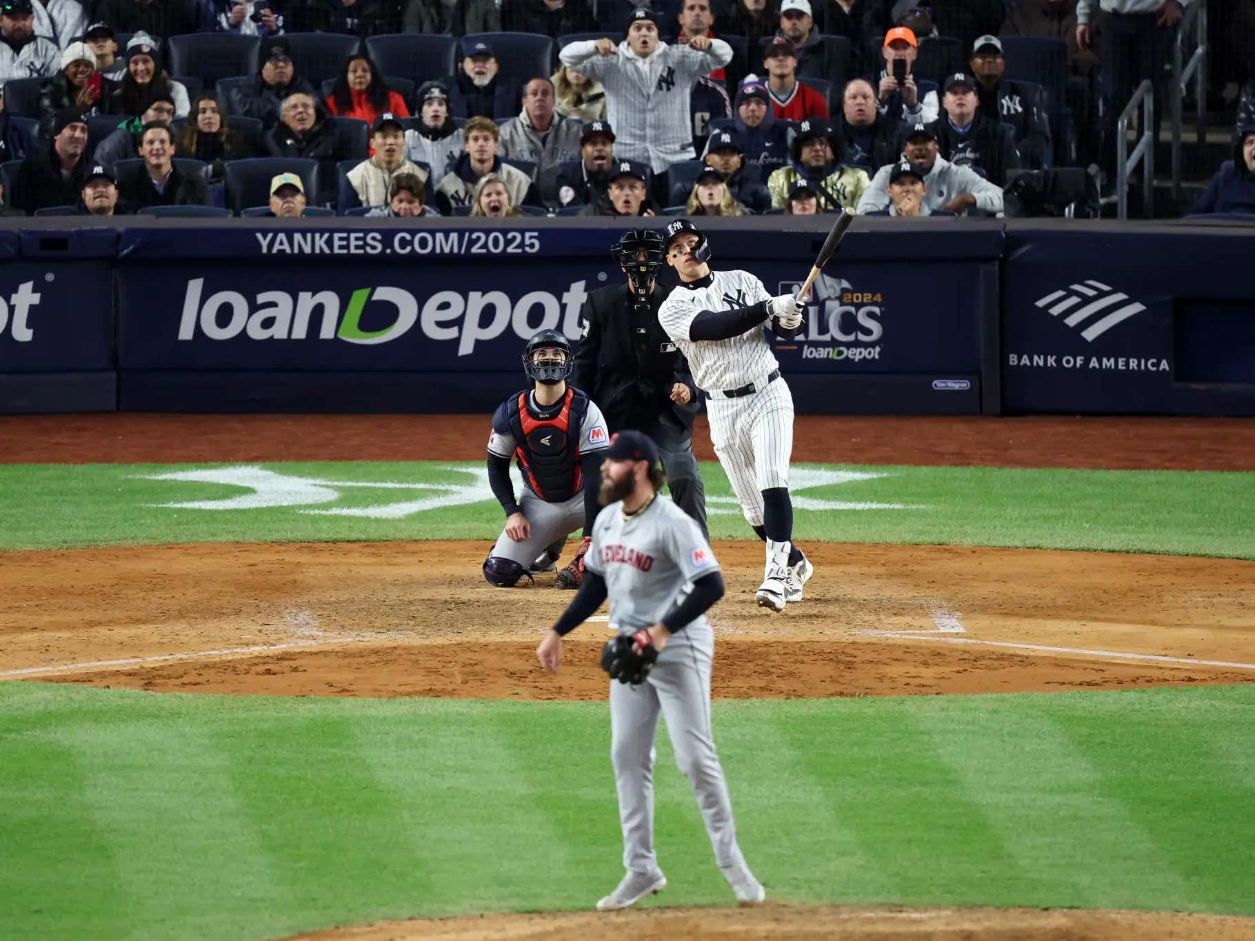 Aaron Judge Finally Erupted For a Big Bomb In The Postseason As The Yankees Grabbed a Massive 2 ...