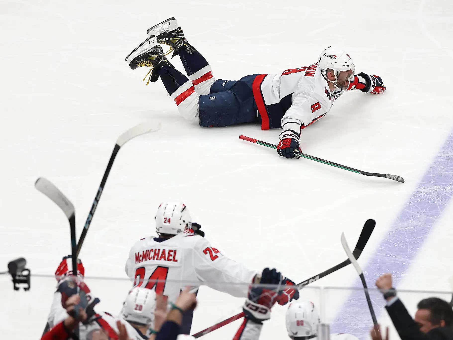 HE DID IT!!! 895!!! OVI BREAKS GRETZKY'S RECORD | Barstool Sports