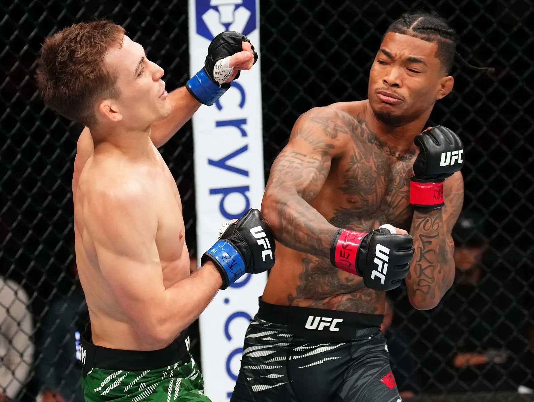 Full Time Pipefitter Malcolm Wellmaker Delivers A Jaw Dropping KO In ...