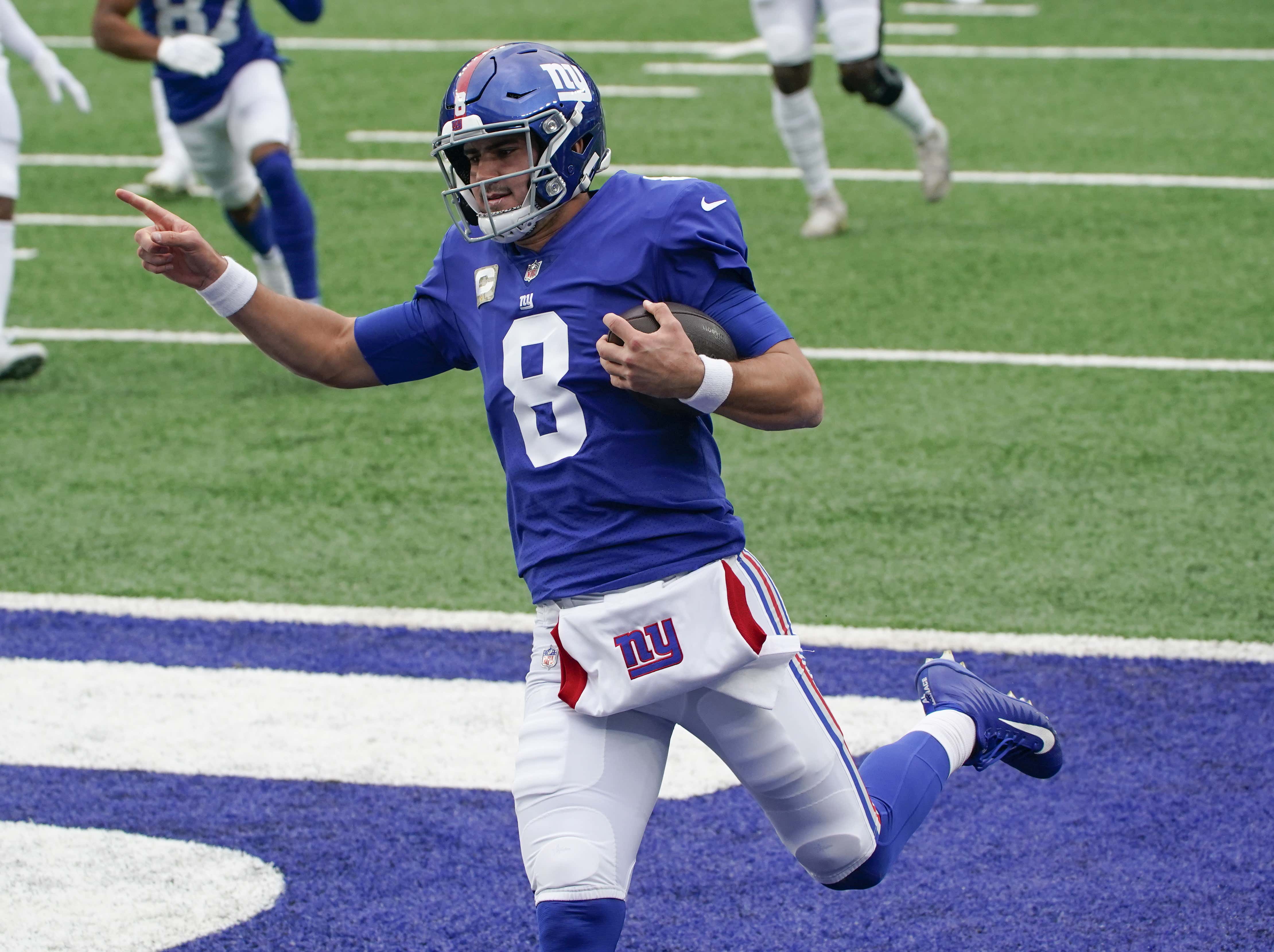 Daniel Jones Returns (Again) For The Giants In A Kinda Sorta Must Win ...