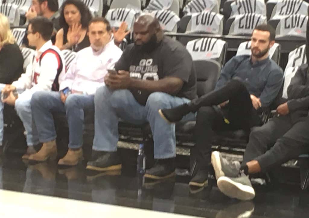 World's Strongest Man Mark Henry Used A Steel Chair To Lift The Spurs ...