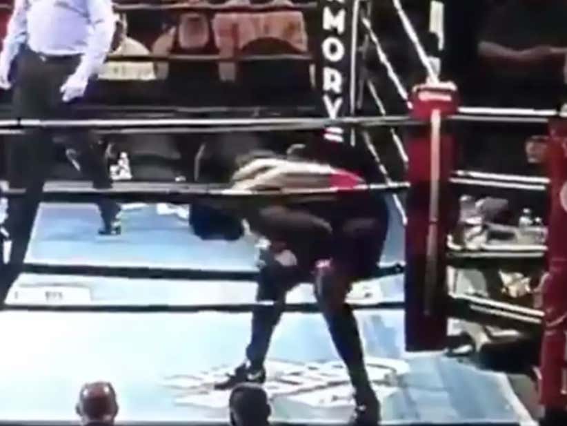 Boxer Walks Out Of Ring And Leaves The Building As Soon As The Bell ...