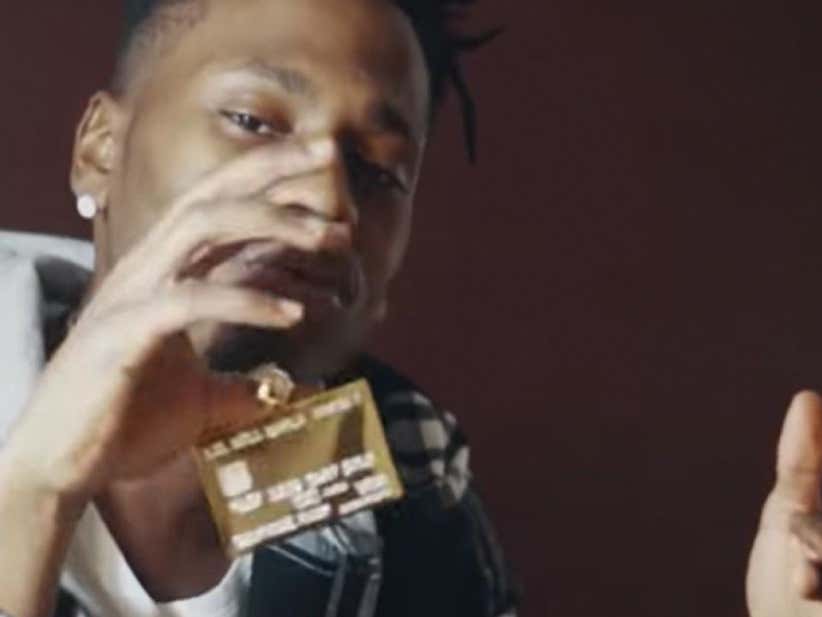 Rapper "Selfmade Kash" Who Wears A Gold Credit Card Chain And Raps ...