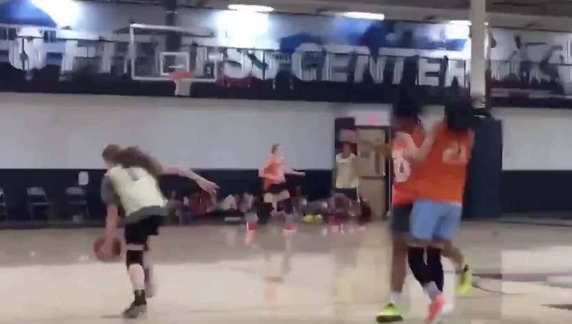 Props To This High School Girl Hooper With Such A Filthy Crossover It ...