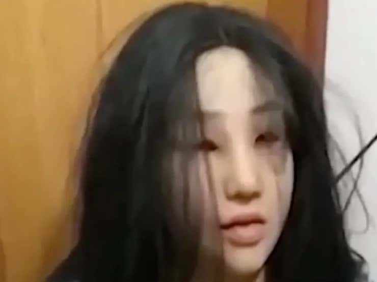 Incredible Gang Leader Posed As His 19 Year Old Daughter To Escape