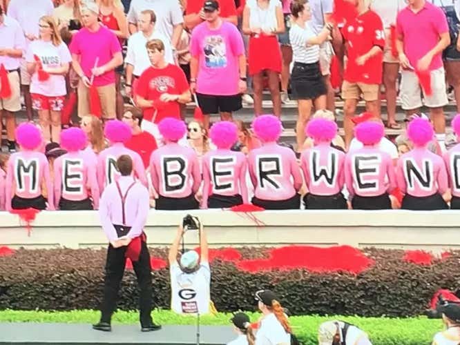 Georgia Fans Give Blake Anderson's Late Wife An Awesome Tribute With A ...